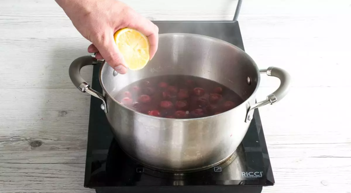 Cherry Compot, Zitronensaft hinzufügen