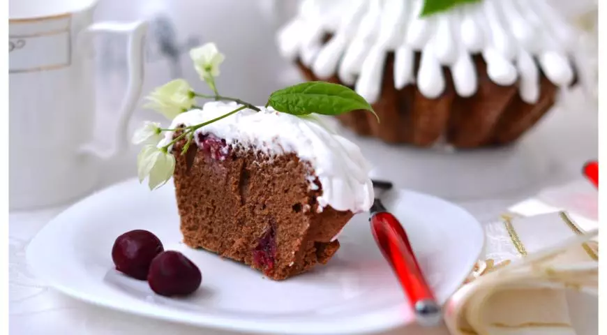 Συνταγή για άπαχο Cupcake σοκολάτας με κεράσι