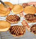 Foto retsepti ettevalmistamisest: kõige maitsvamad hamburgerid, samm number 5
