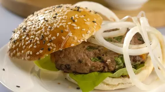 Hamburgers Kuragya, samm-sammult retsept fotodega