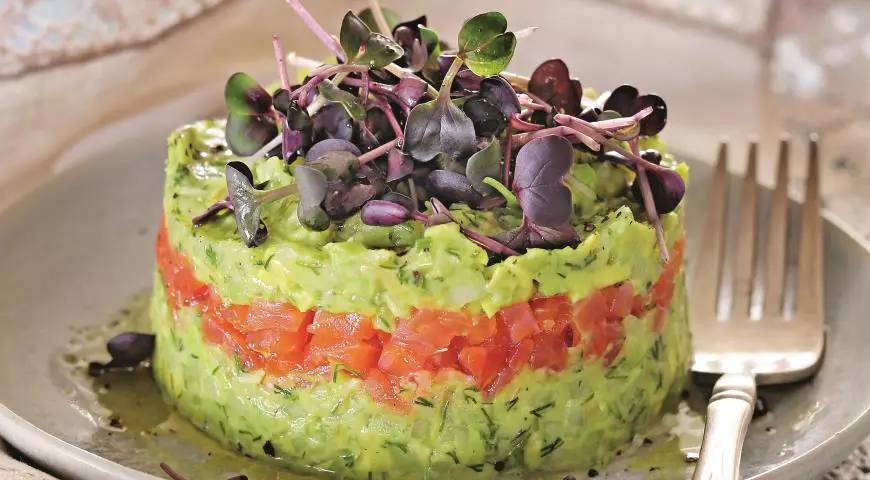 Avokado Salat med agurk på 15 minutter 2
