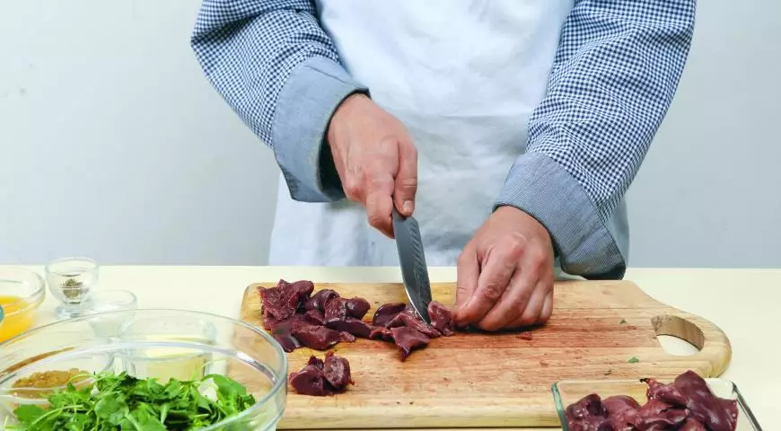 ფოტო სამზარეულო რეცეპტი: თბილი სალათი ქათმის ღვიძლი და მსხალი, ნაბიჯი ნომერი 1
