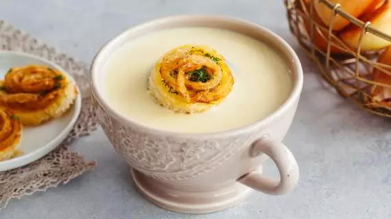 Sup krim keju, resipi langkah demi langkah dengan foto