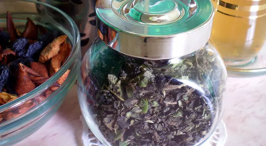 Pag-andam sa Herbal Ferment Tea Funcrence Summer