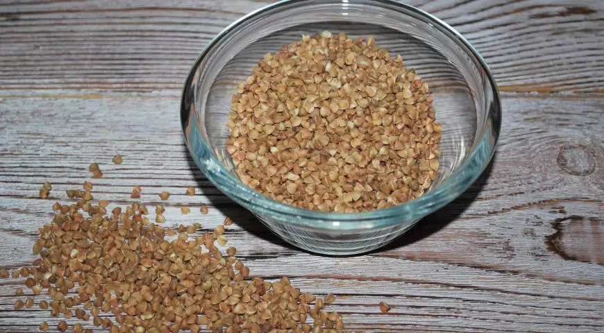 Ntụziaka foto na-esi nri: ofe na buckwheat na poteto, ọnụ ọgụgụ 1