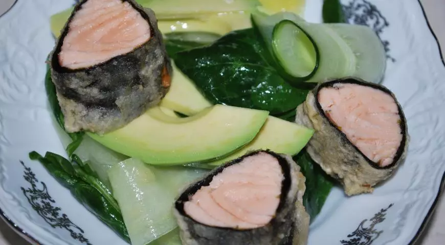 Ntụziaka foto nke ngwaahịa: salad na salmon, akwụkwọ nri na Mango, ngụgụ nọmba 9