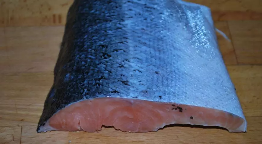 Foto de stock Receita de cocción: ensalada con salmón, espinaca e manga, paso número 2