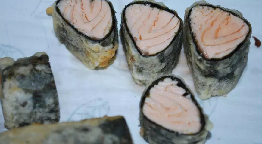 Fond foto bişirmə resepti: Salmon, ispanaq və manqo ilə salat, 6 nömrəli addım